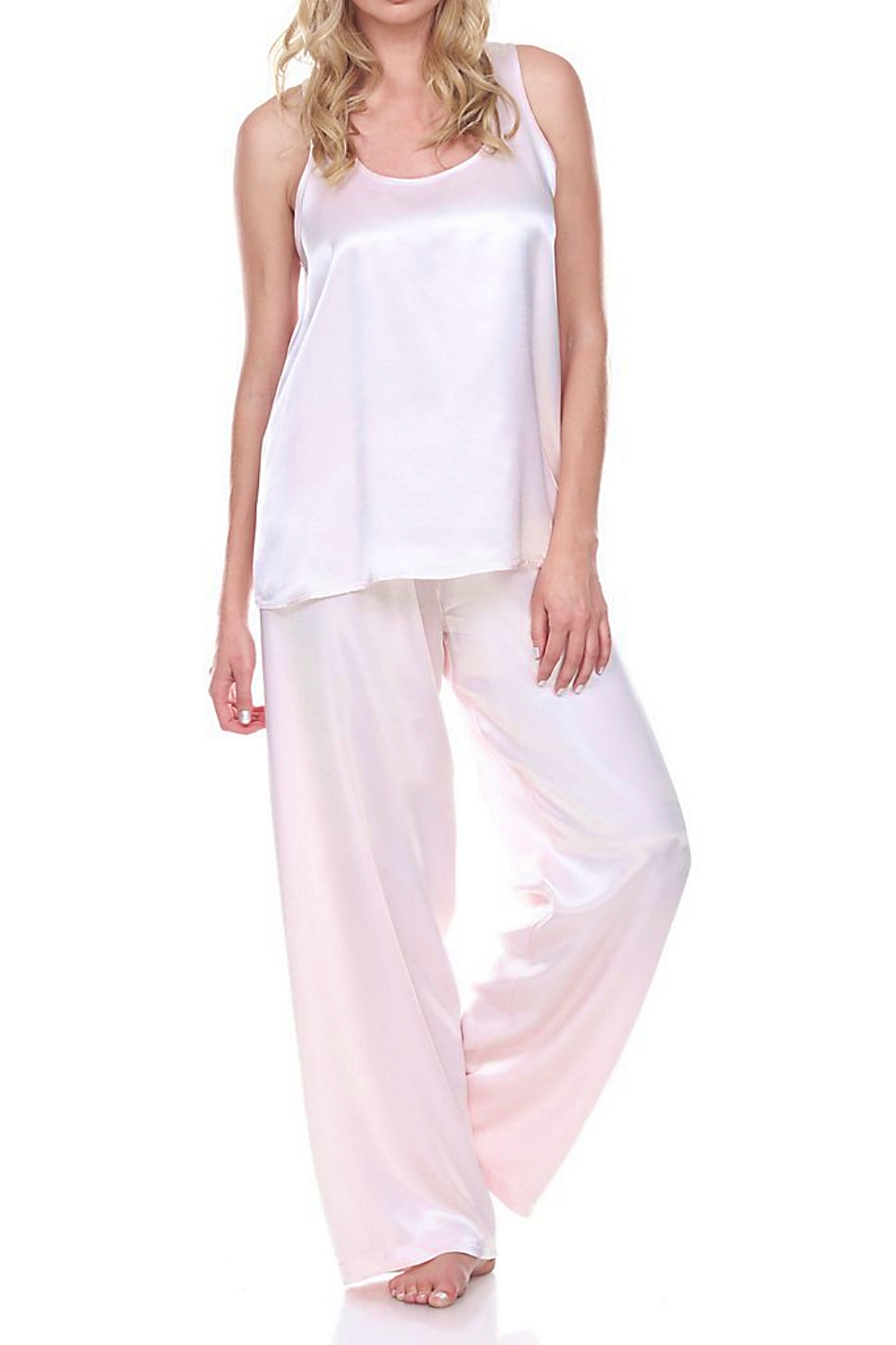 Satin Pyjamas For Curves - How To Get It Right | Love of Lingerie